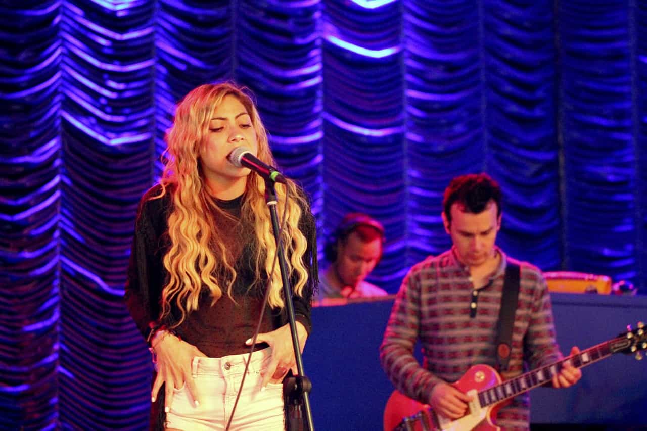 Top 15 Spanish Singers And Artists You Should Check Out While Learning Top 15 Spanish Singers And Artists You Should Check Out While Learning